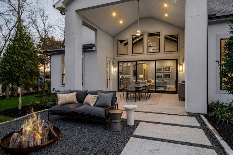 28 Luxury Outdoor Patio Design Ideas That Take Your Breath Away | Build ...